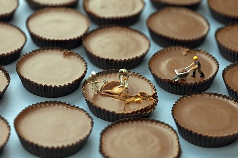 Miniature Worlds Unveil in Christopher Boffoli's "Big Appetites" Series ...